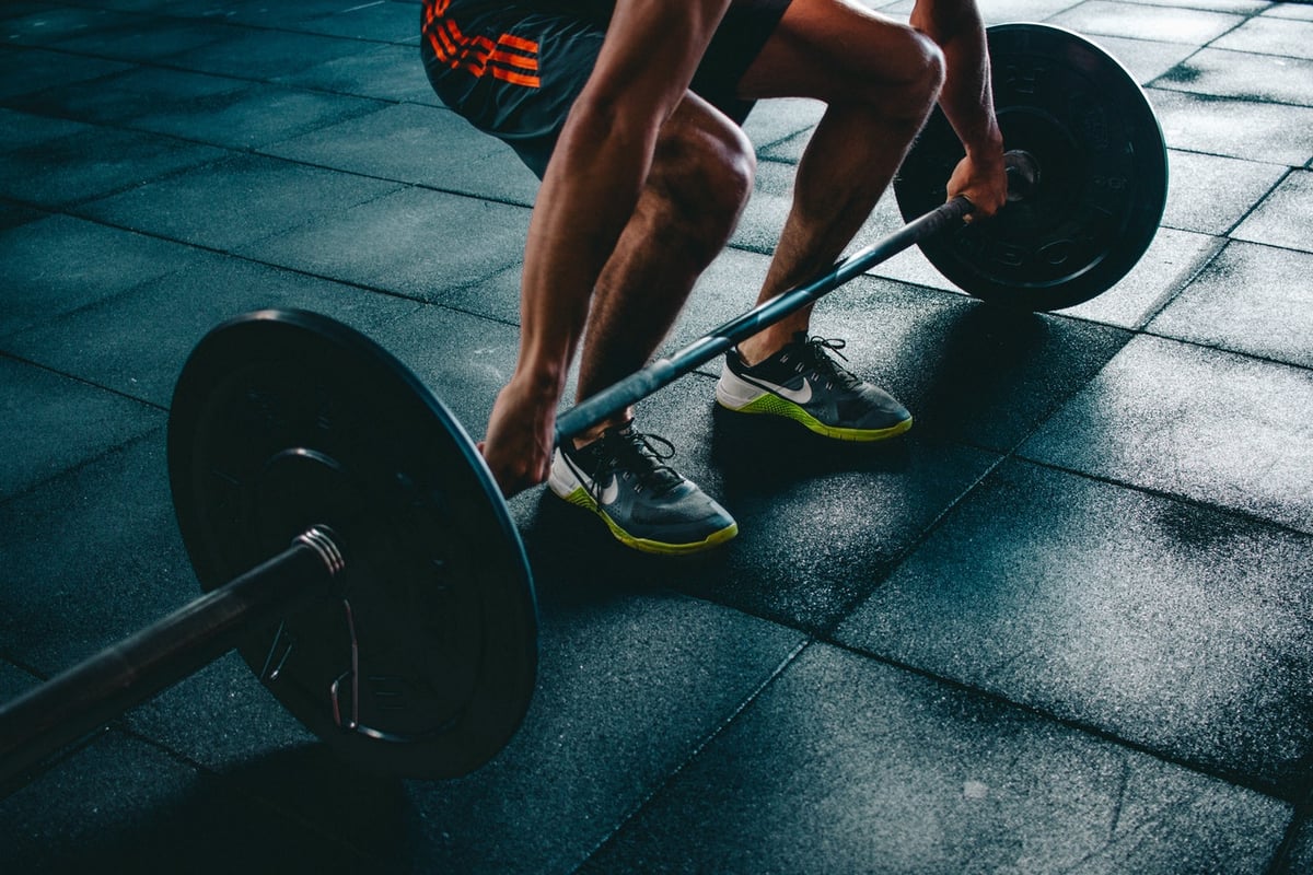 Barbell Benefits: 4 Reasons To Start Lifting Weights